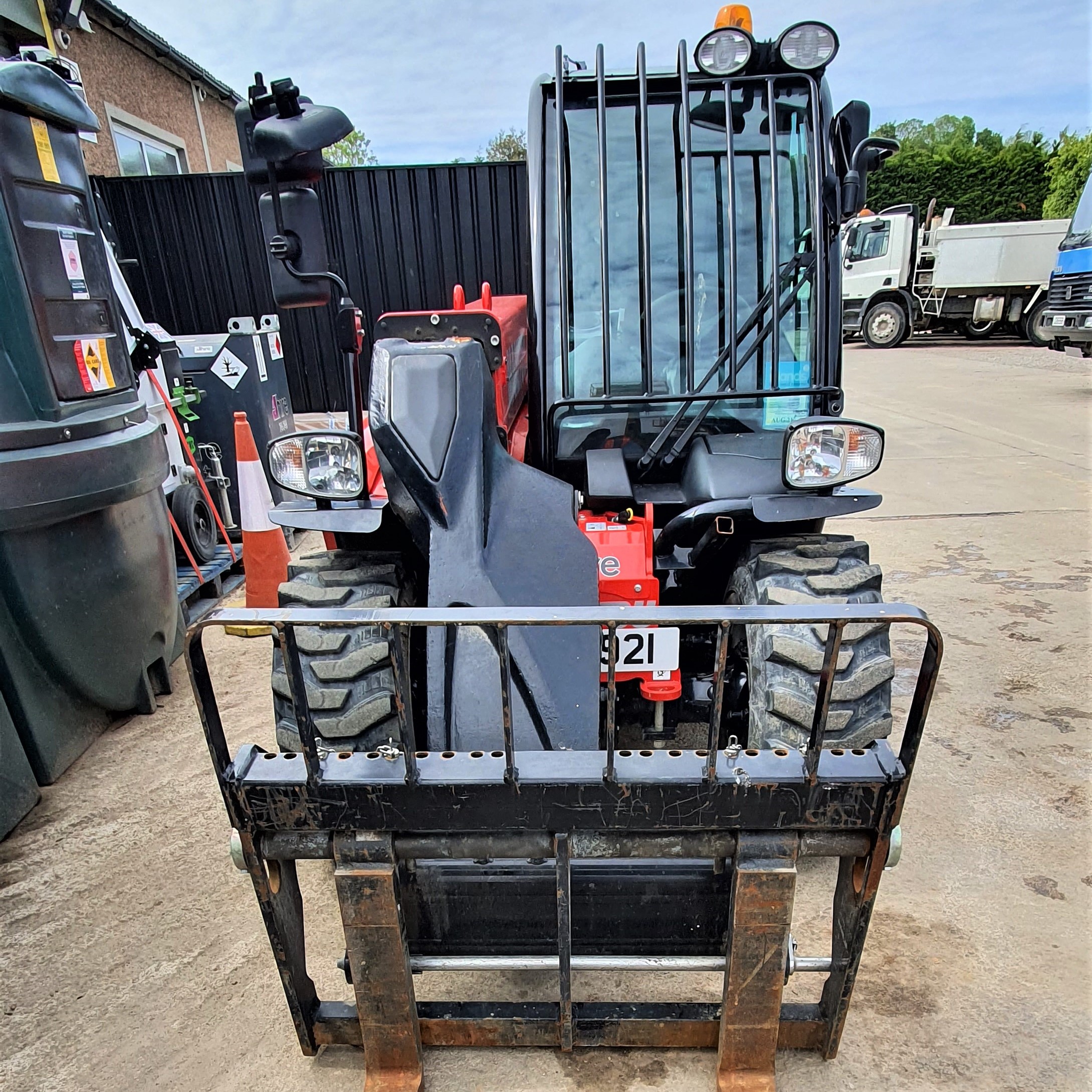 Hire Manitou MT420 telehandler in Channel Islands